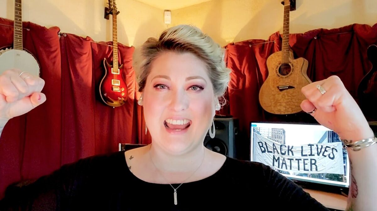 Crowded Table (The Highwomen cover) – Brad Thompson Band